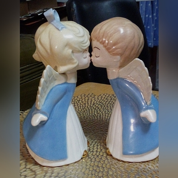 Accents | Vintage Large Ceramic Kissing Angels | Poshmark